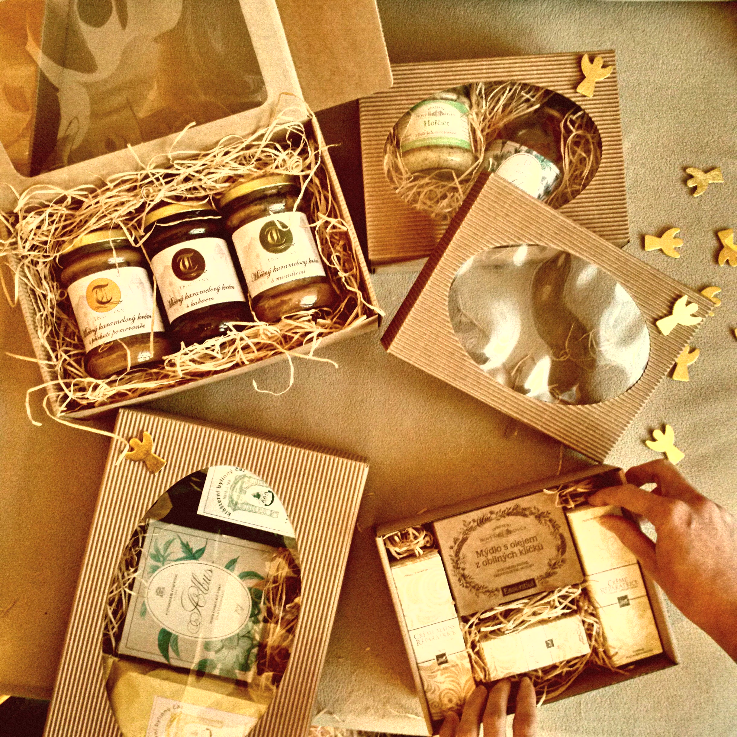 DÁRKOVÉ BALÍČKY - Monastery Deli Market